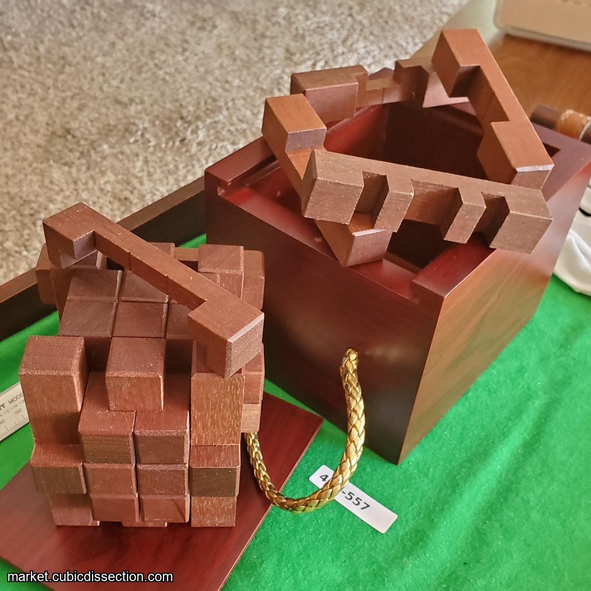 Wuhan Interlocking Symmetry Burr (28 pc) [402-557]