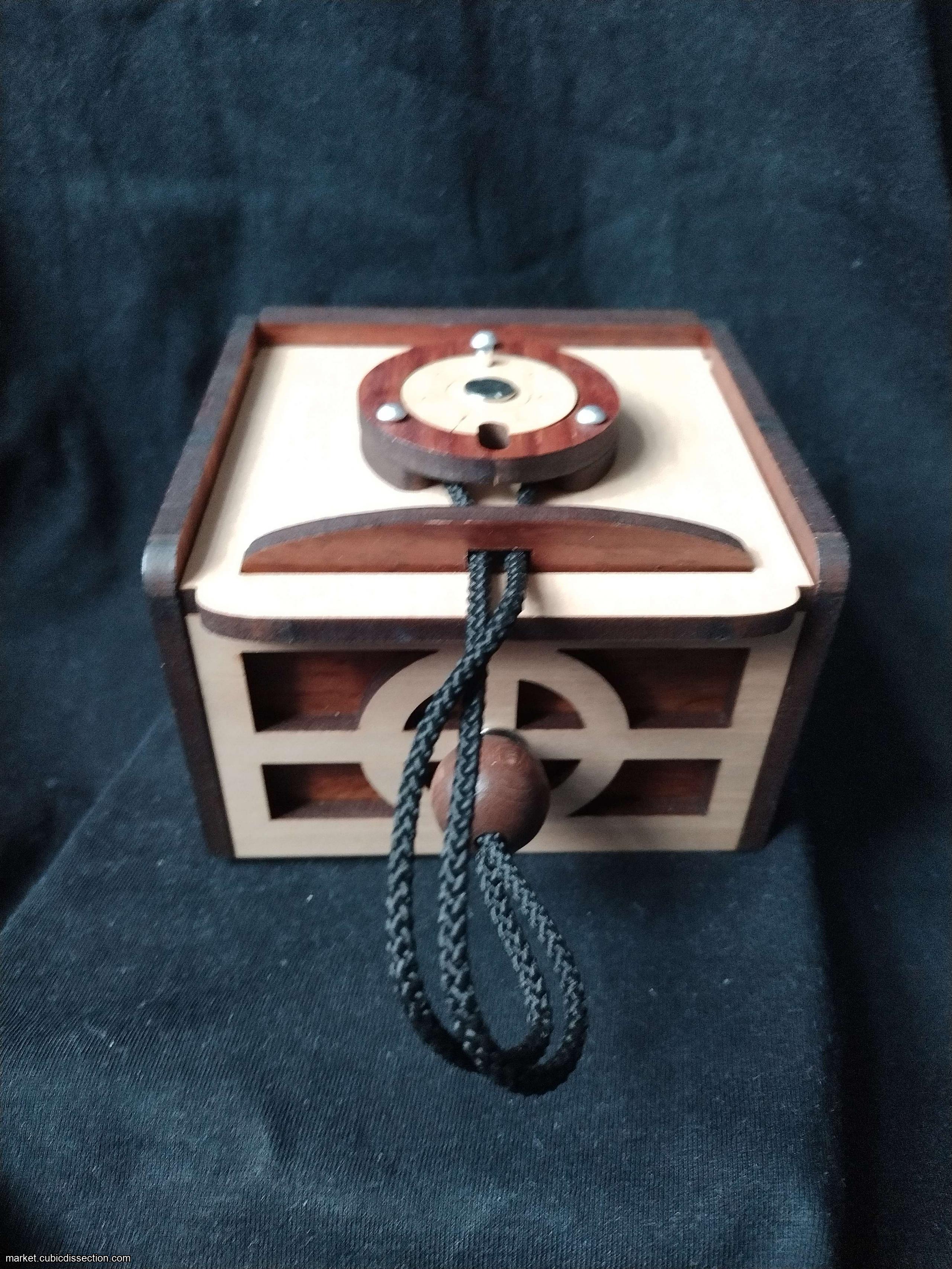 Loopy Box by Jean Claude Constantin